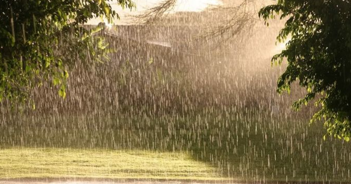Does anyone here like going out in the rain? - GirlsAskGuys