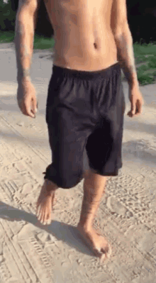 What do you think of boys or men freeballing? - GirlsAskGuys