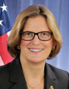 From the rich Rockefeller family, which girl is the cutest? - GirlsAskGuys