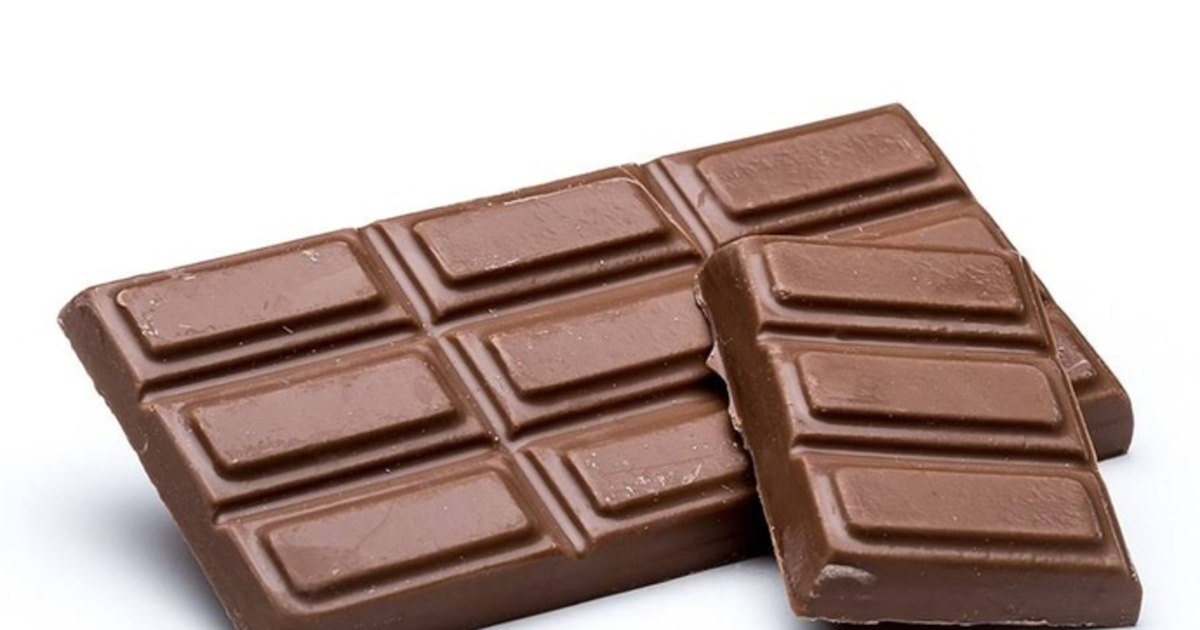 Why does some chocolate look and smell like poop? - GirlsAskGuys