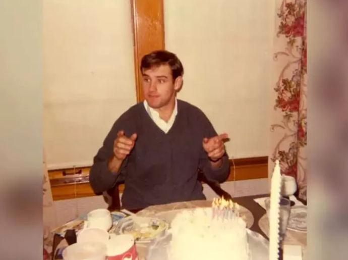 Have you recognized him ? - GirlsAskGuys