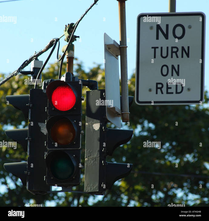 USA - is it really legal to run a red light at right turn? - GirlsAskGuys