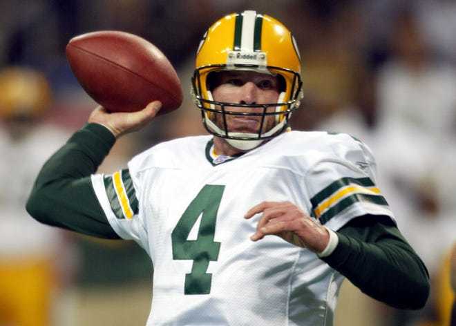 Who is the best looking football player of all time? - GirlsAskGuys