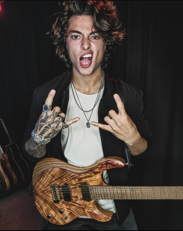 Ladies do you find Jon Dretto physically attractive? - GirlsAskGuys