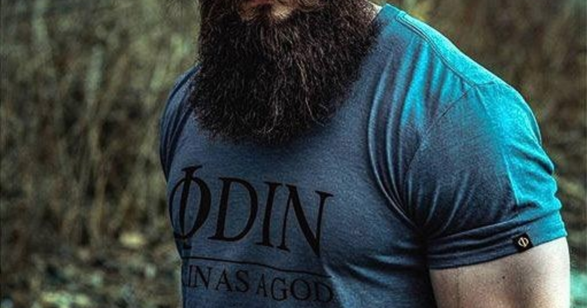 Ladies do you find this gentleman physically attractive? - GirlsAskGuys