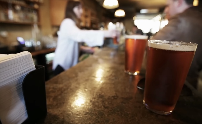 Is there a difference between a pub and a bar? - GirlsAskGuys