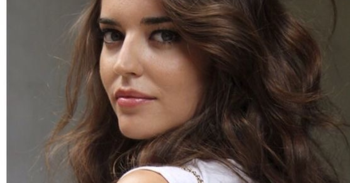 I posted a picture of a woman I think is pretty. Do you think she is ...