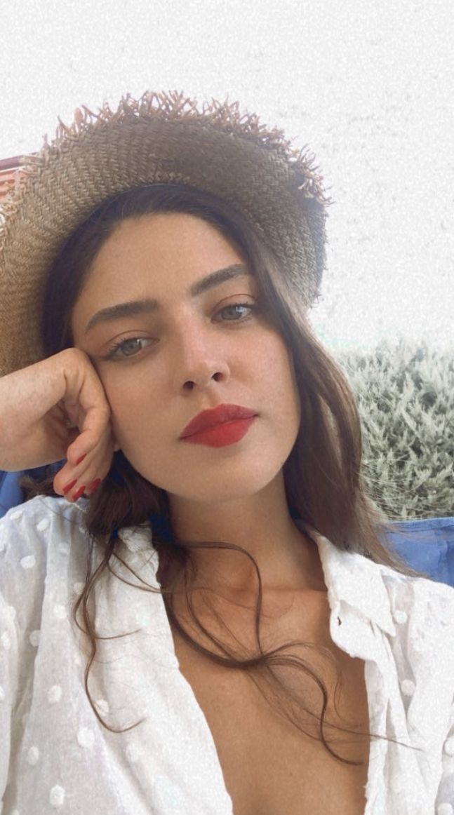 Do you find this Turkish actress pretty? - GirlsAskGuys