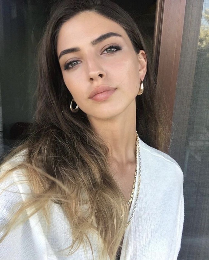 Do you find this Turkish actress pretty? - GirlsAskGuys