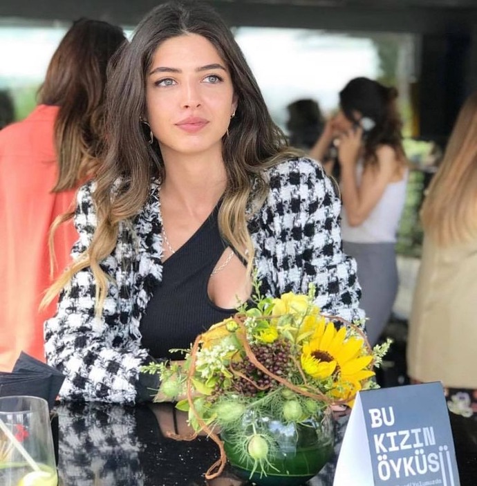 Do you find this Turkish actress pretty? - GirlsAskGuys