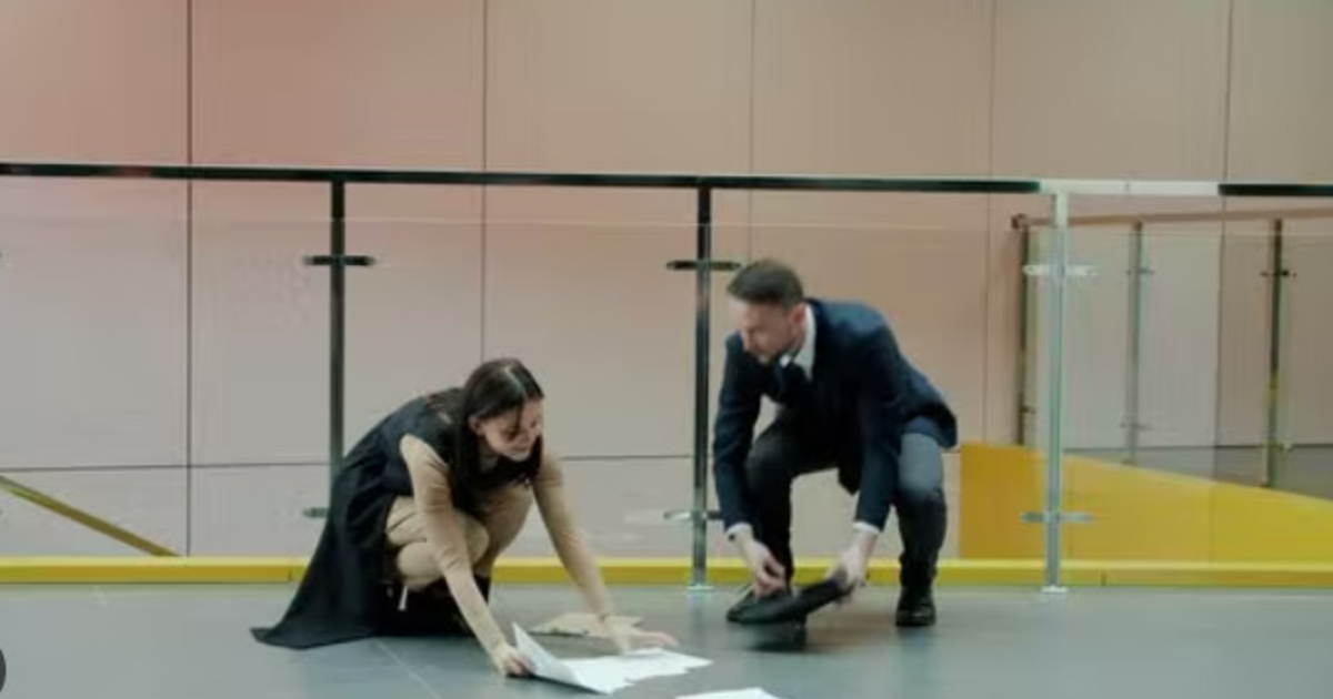 How it feels to run into an ex? - GirlsAskGuys