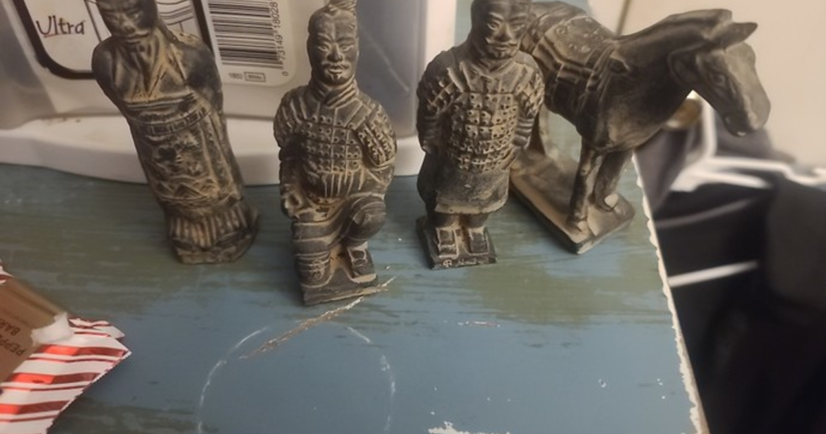 Can anyone tell me about the history of these statues? - GirlsAskGuys