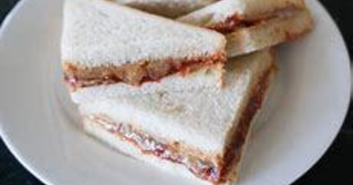 Do you like the crust on or off your sandwiches? - GirlsAskGuys