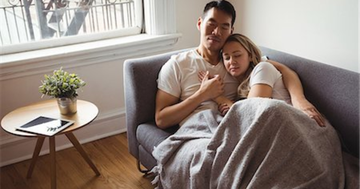 Is it okay to cuddle another guy while you are in a relationship ...