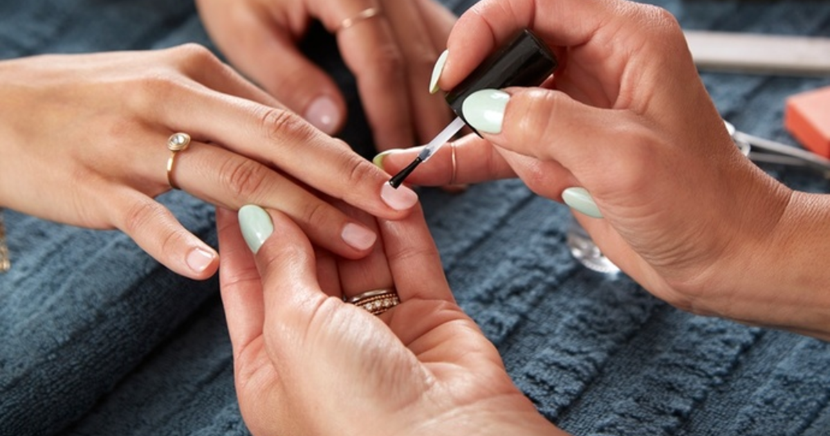 Do you like when a girl has her nails done? - GirlsAskGuys