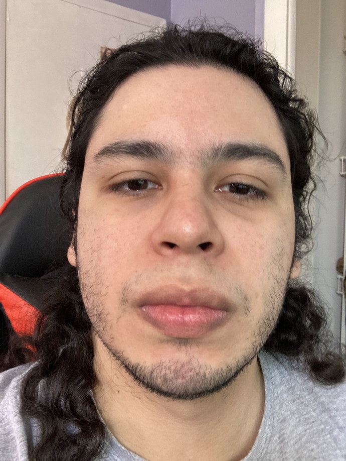 What is the hate against dark eyes? - GirlsAskGuys