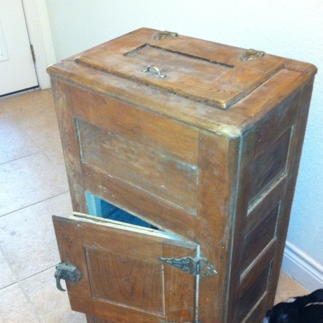 What is the oldest electronic device in your home? - GirlsAskGuys