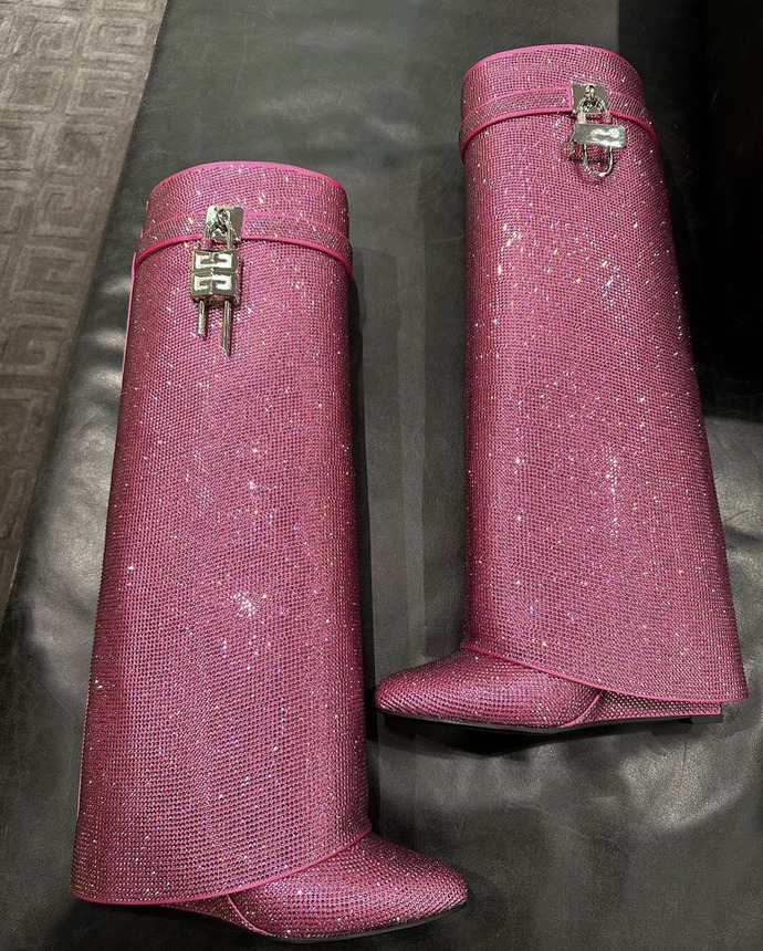 Pink boots edition: Which one is your favorite? - GirlsAskGuys