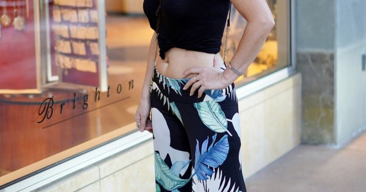 Do any Women love wearing Knotted (Tied) Midriff Shirts and Flip Flops ...