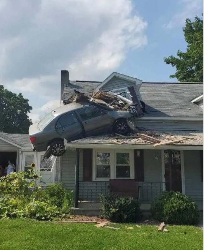 Is this picture REAL or FAKE? - GirlsAskGuys