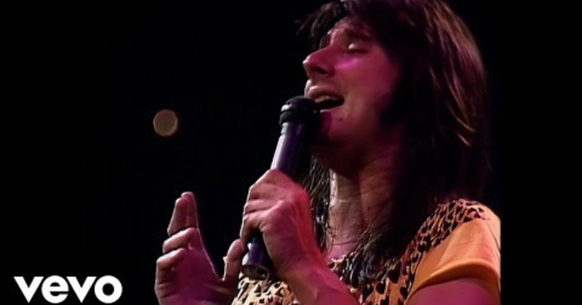 Why is Steve Perry dressed as a woman here? - GirlsAskGuys