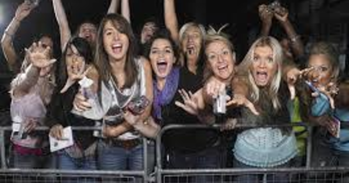 What is the definion of fangirling? - GirlsAskGuys