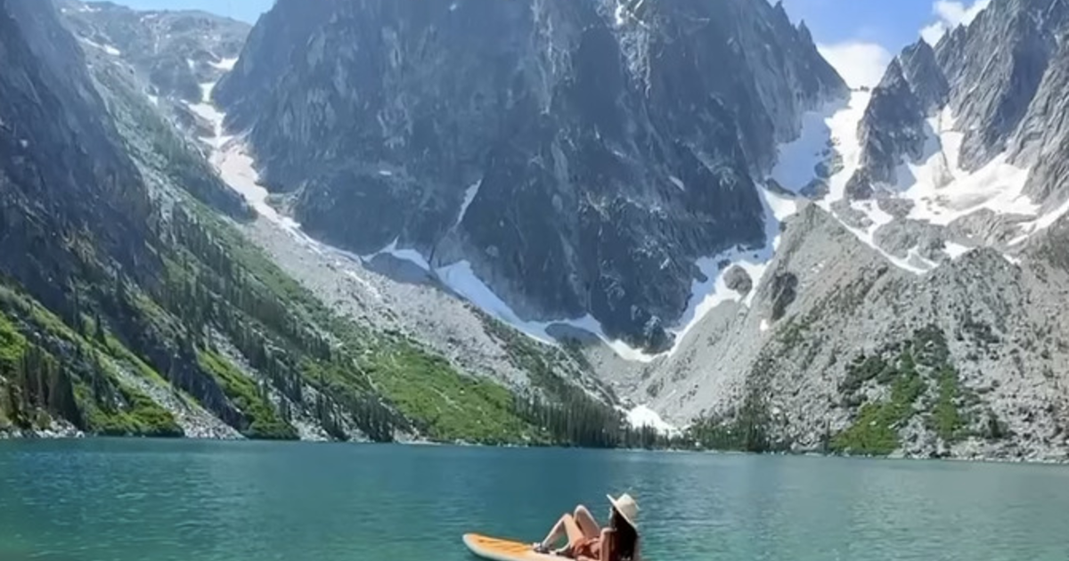Which picture looks better (same lake)? - GirlsAskGuys