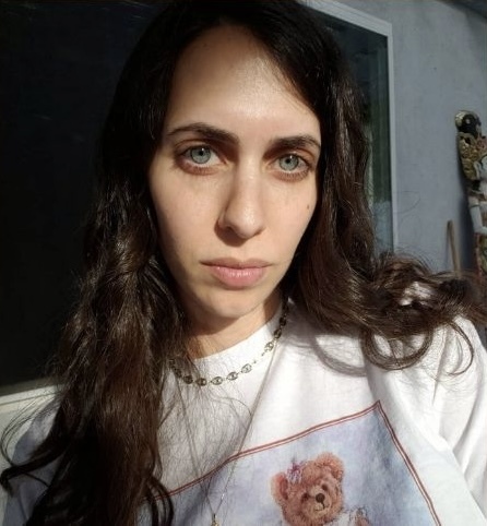 Which woman do you find more attractive? - GirlsAskGuys