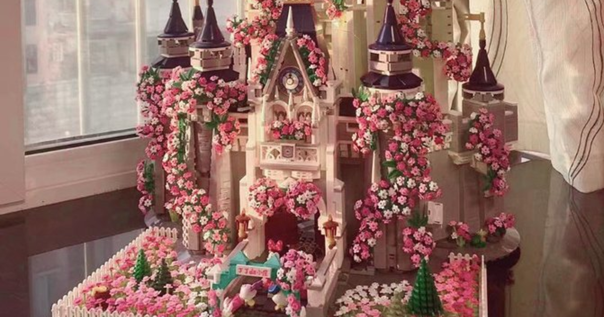 Giant castle lego, yay or nay? - GirlsAskGuys