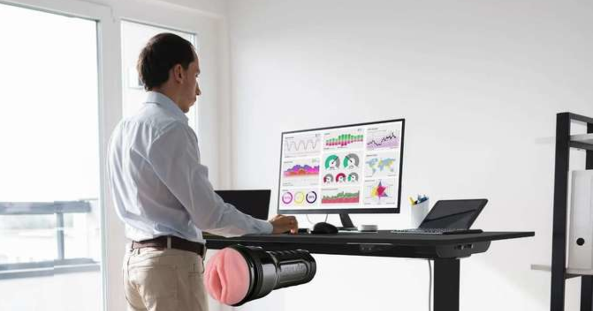 Do you use a standing desk? - GirlsAskGuys