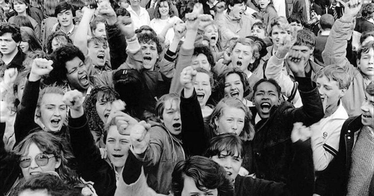 Are the "people", the "masses", stupid? - GirlsAskGuys