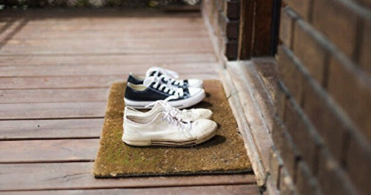 Why don't you take off your shoes when you come home? - GirlsAskGuys