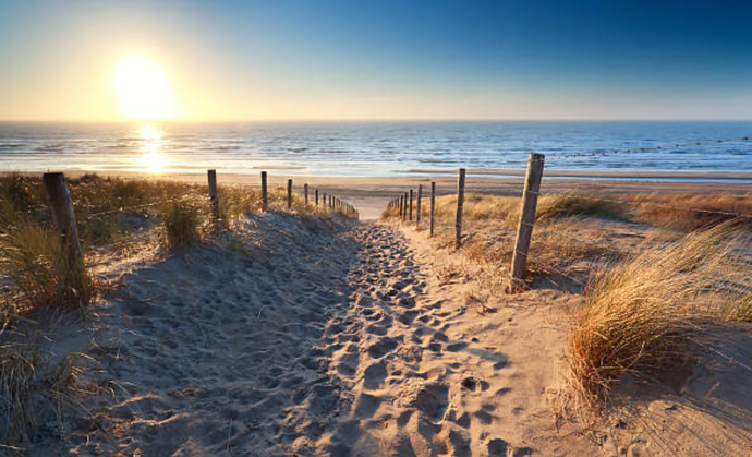 Do you have public footpaths where you live? - GirlsAskGuys