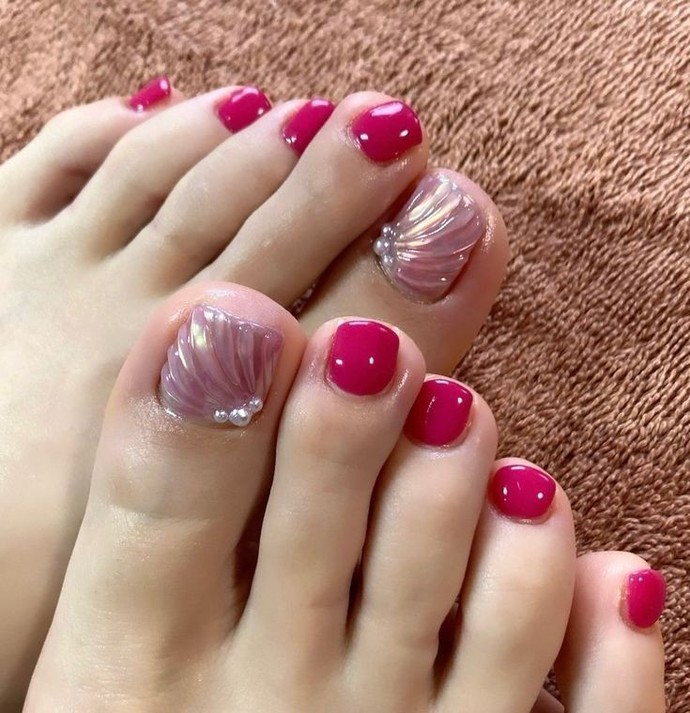 Which pedicure design looks good? - GirlsAskGuys