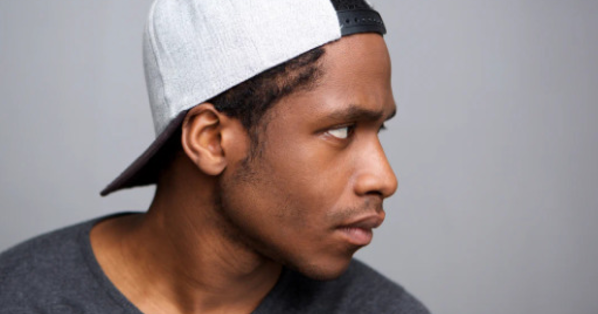 Ladies, do you really find it hot when a guy wears his hat backwards ...