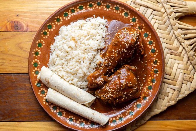Is mole sauce just indian curry with added chocolate? - GirlsAskGuys