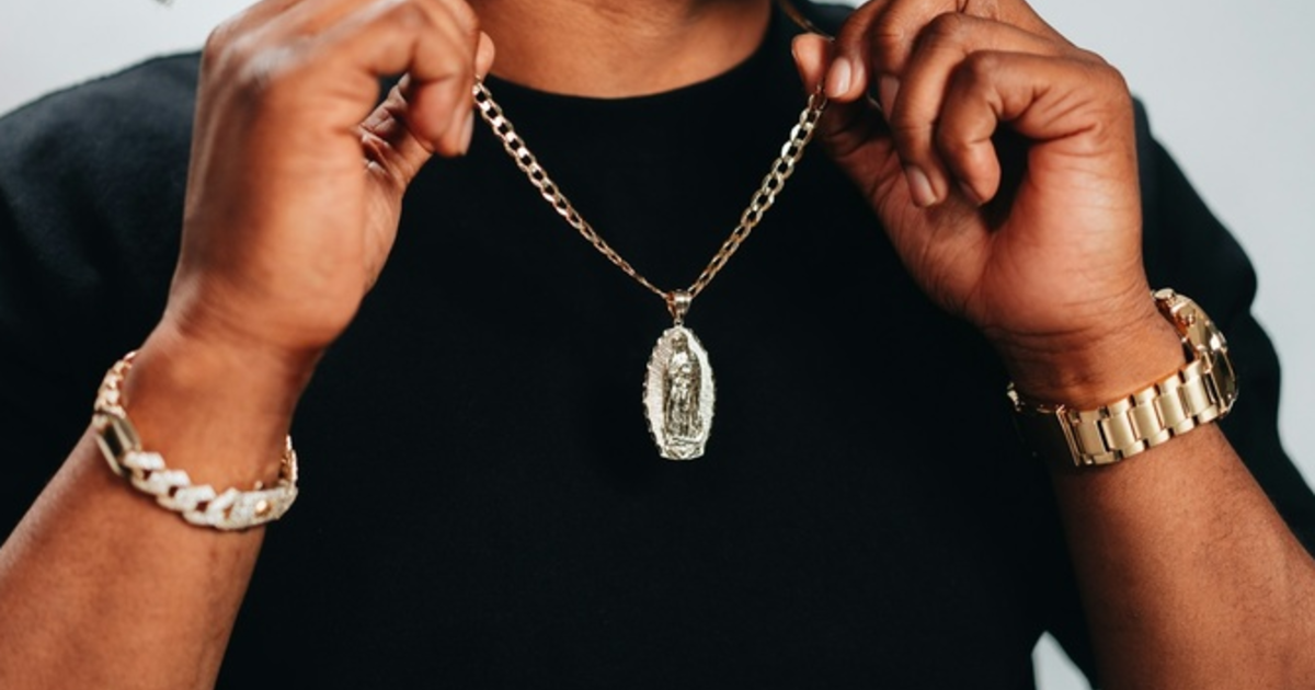 Ladies , do you like boy bling on your lad? - GirlsAskGuys