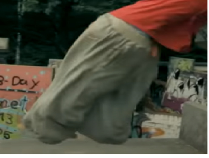 Would you be disgusted by those sweatpants? - GirlsAskGuys