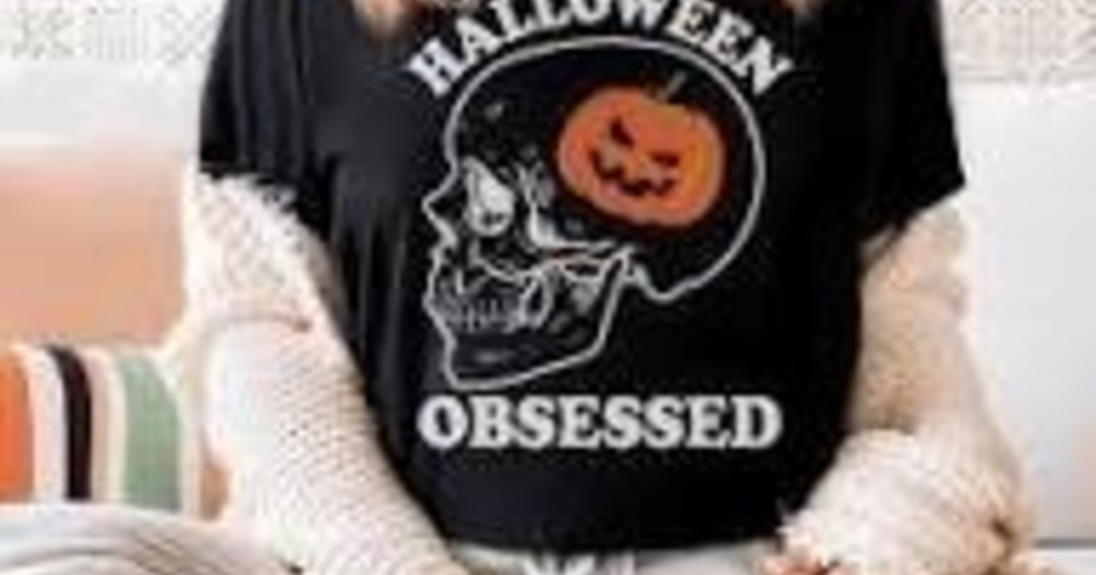Would you date someone who is obsessed with Halloween? - GirlsAskGuys