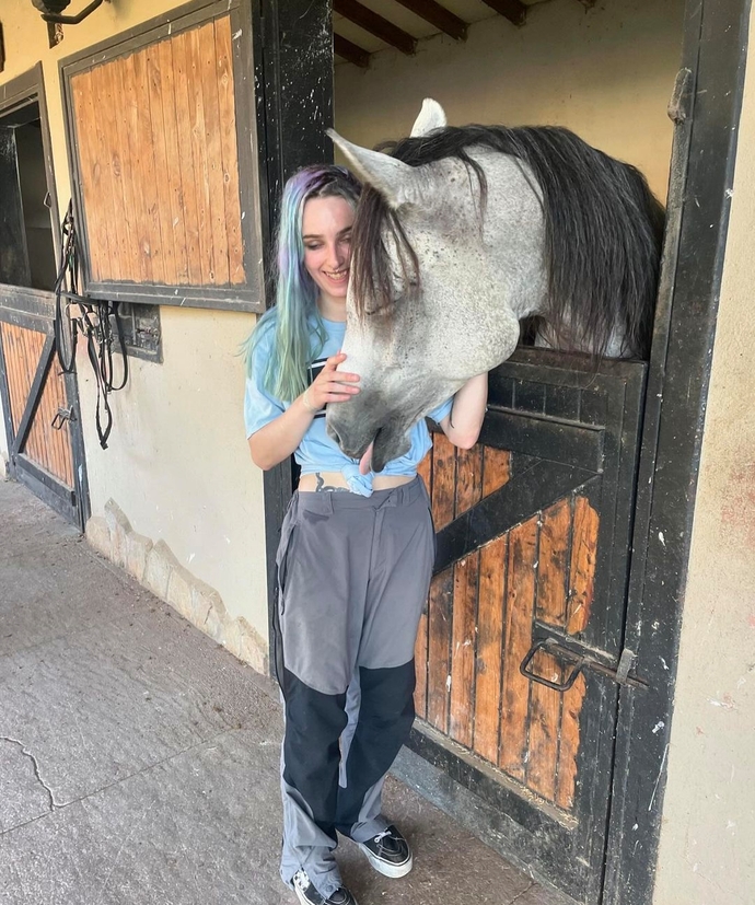 Do you like horses? - GirlsAskGuys