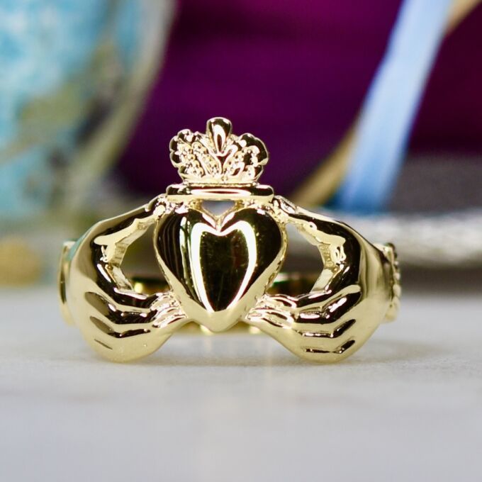 Do you have a Claddagh Ring? - GirlsAskGuys