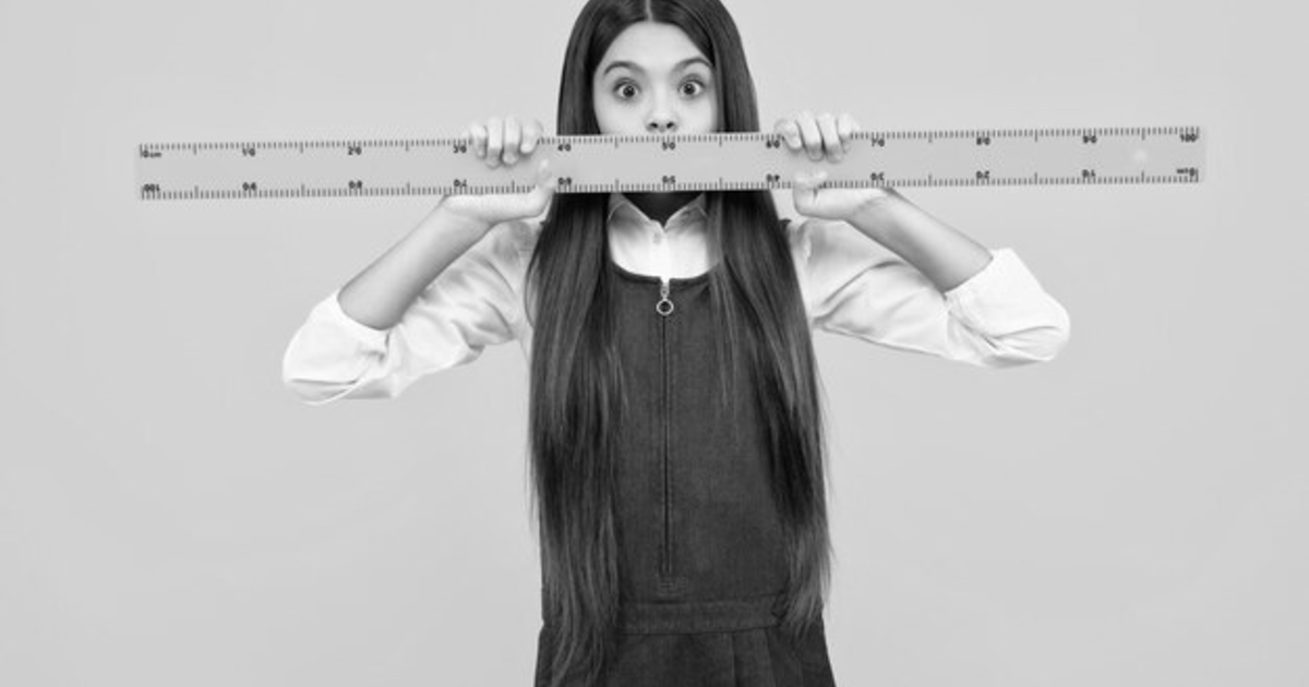 Girls, Why does she act strange? - GirlsAskGuys