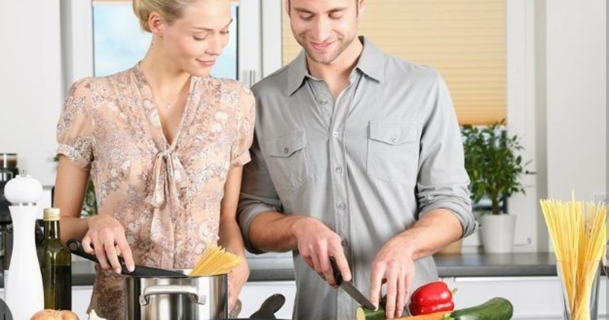 Do you know how to cook and bake, etc? Who taught you? - GirlsAskGuys