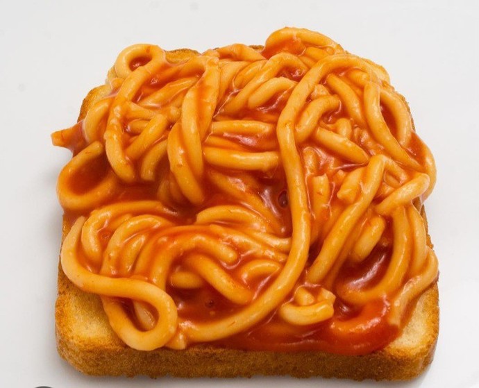 Which classic Italian spaghetti on toast looks best? - GirlsAskGuys