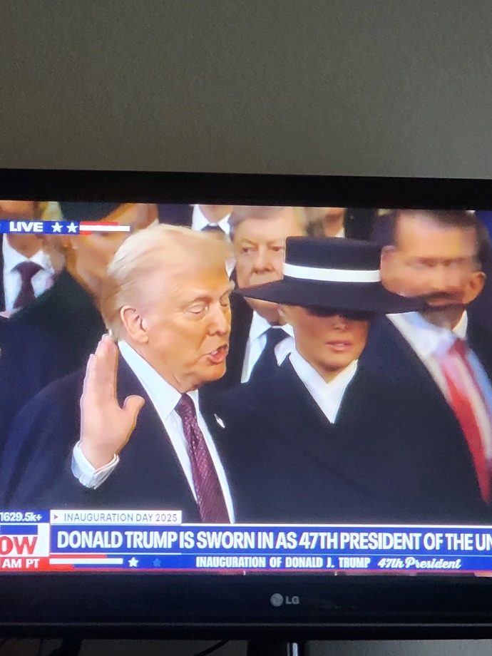 It is OFFICIAL! Donald Trump is now the president! Are you happy ...