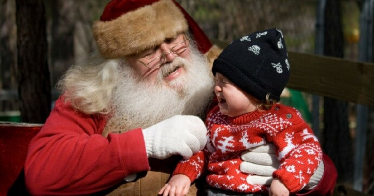 Should Store Santas be Multilingual? - GirlsAskGuys