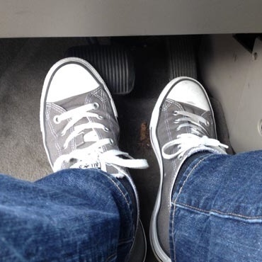 Does anybody use both feet to drive? If so, why do you prefer it to ...